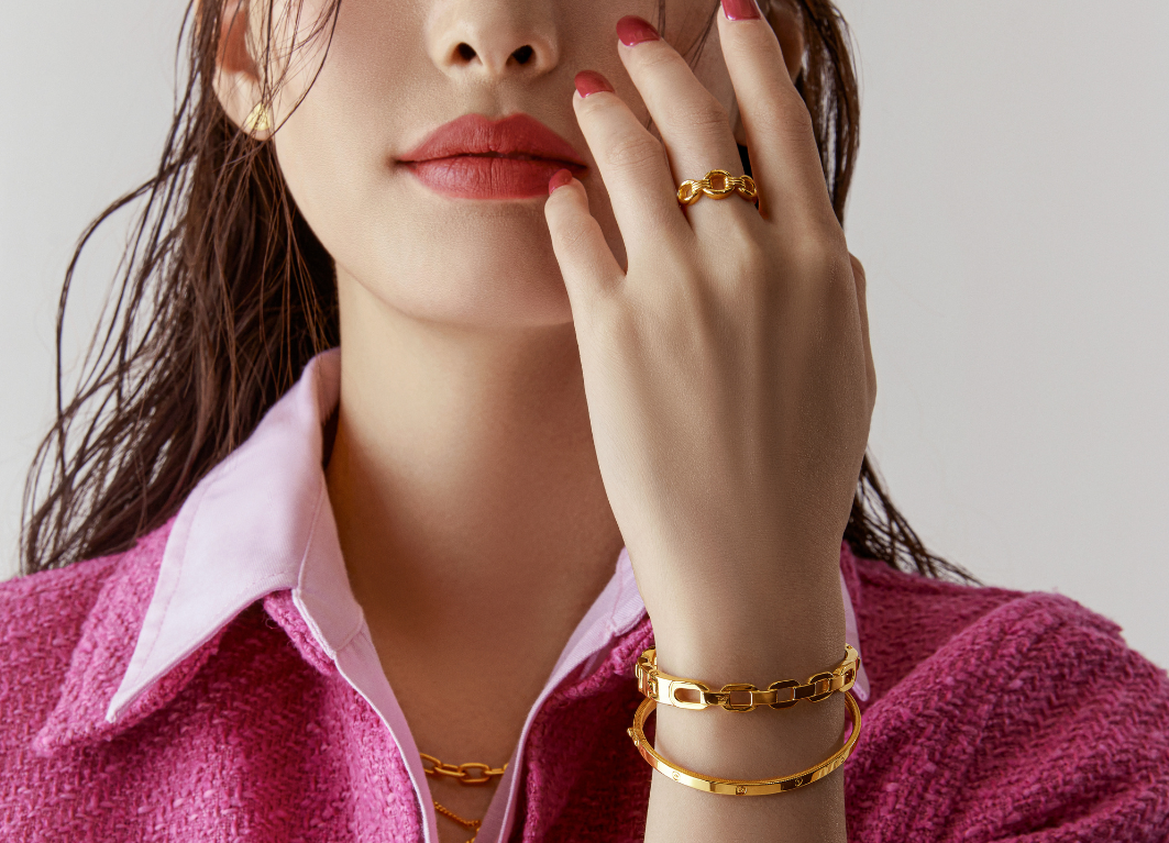 Yellow Gold Jewellery Styling Tips | Love & Co.
