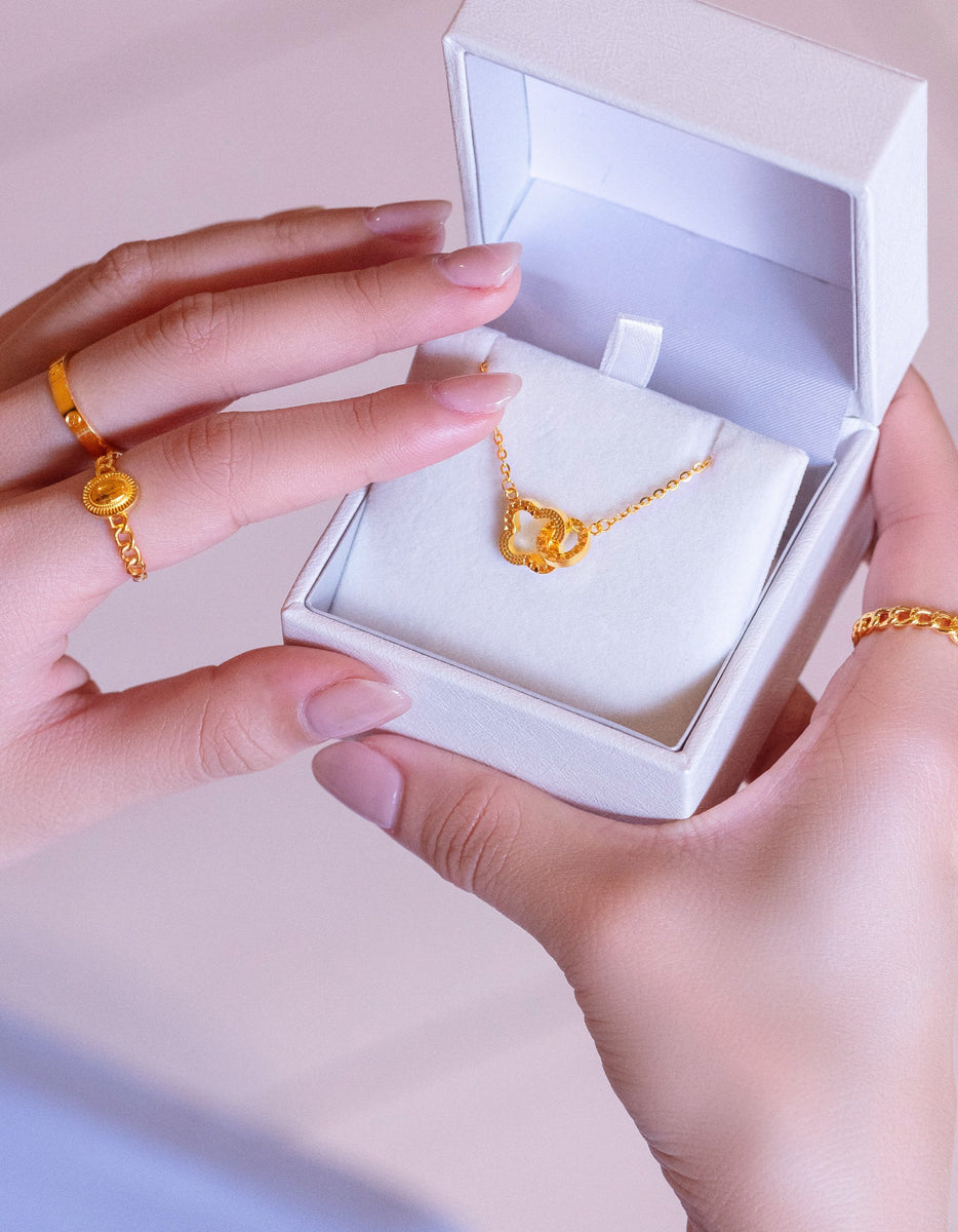 LVC 9IN Flowerette 999 Gold Ring (3mm) – Love & Co.